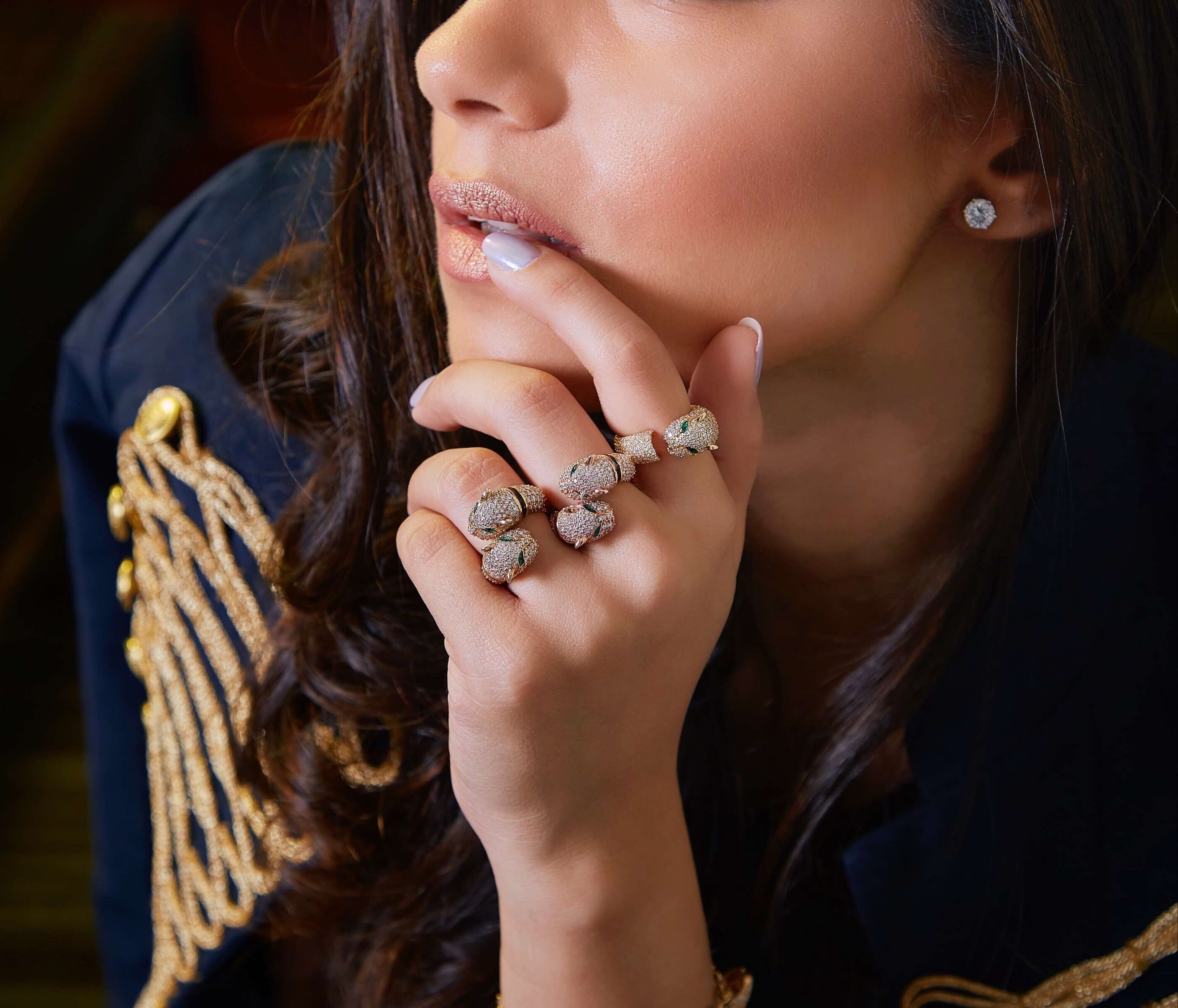 Browse a lovely collection of rings in gold and diamonds - Carat Crush